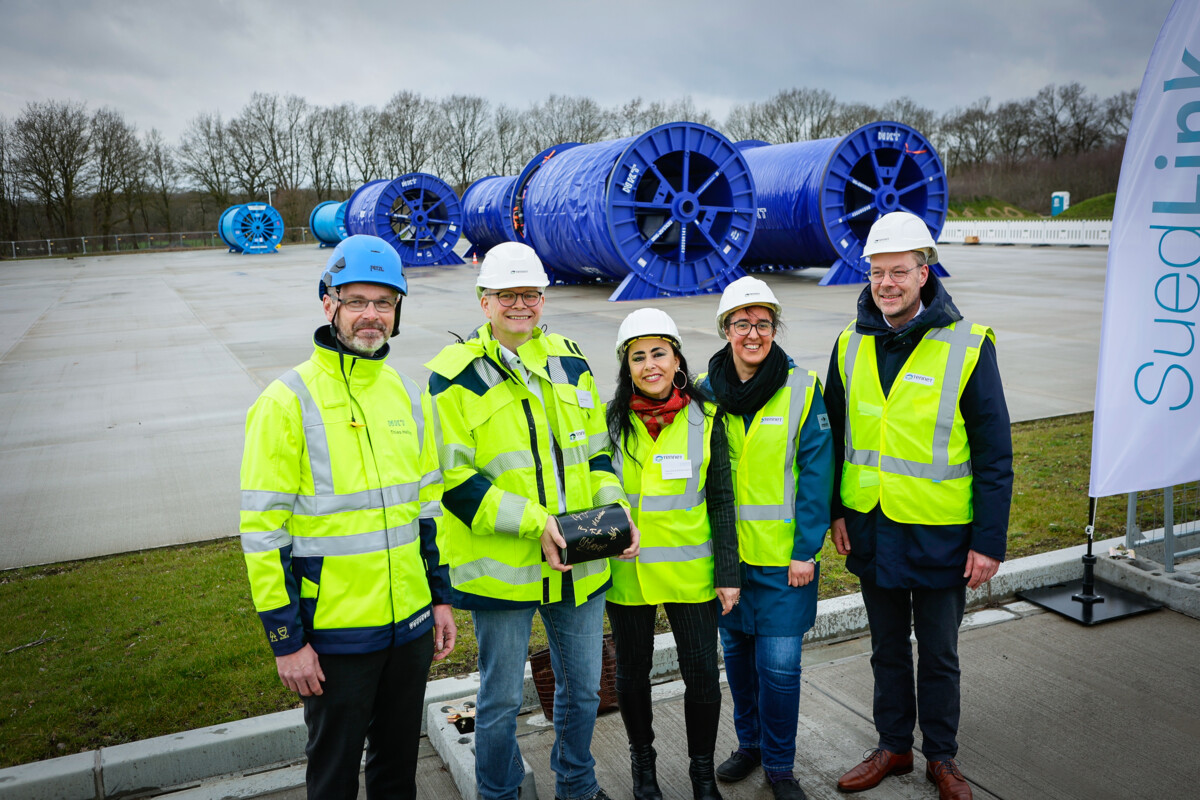 SuedLink: Erste Gleichstrom-Erdkabel erreichen Zwischenlager - 01-03 ...